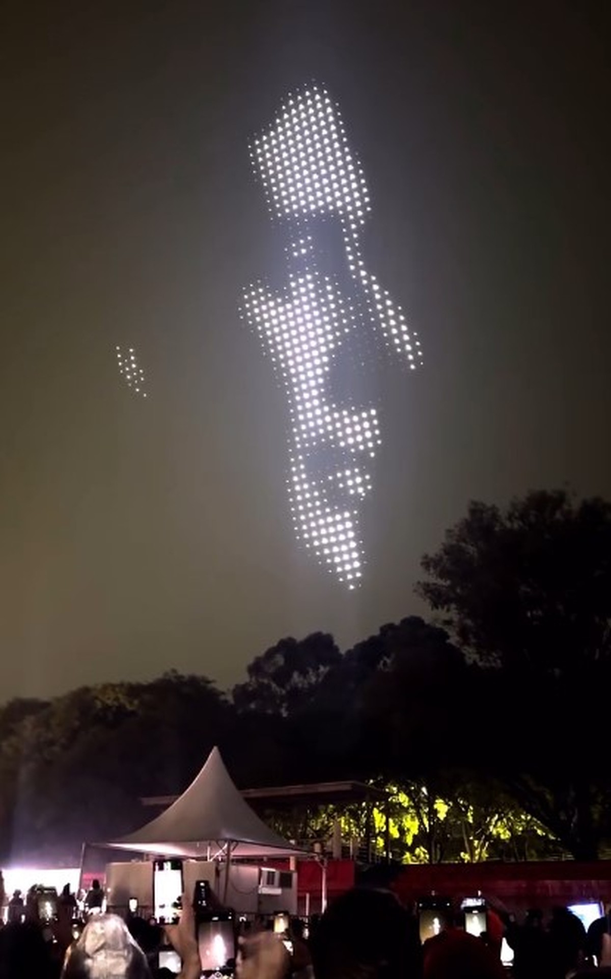 Alok faz homenagem a Ayrton Senna com projeção de drones durante show ...