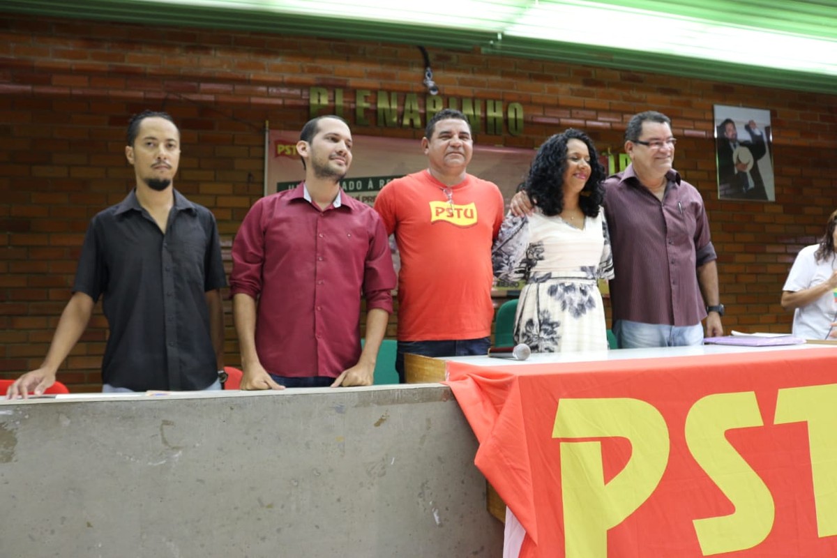 Convenção do PSTU lança candidatura de Luciane Santos para o governo do ...