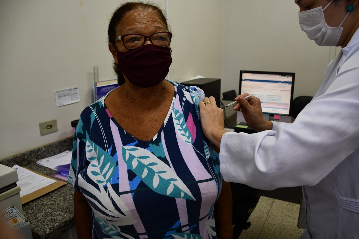 Prefeitura de SP libera ‘xepa’ da vacina bivalente contra Covid para ...