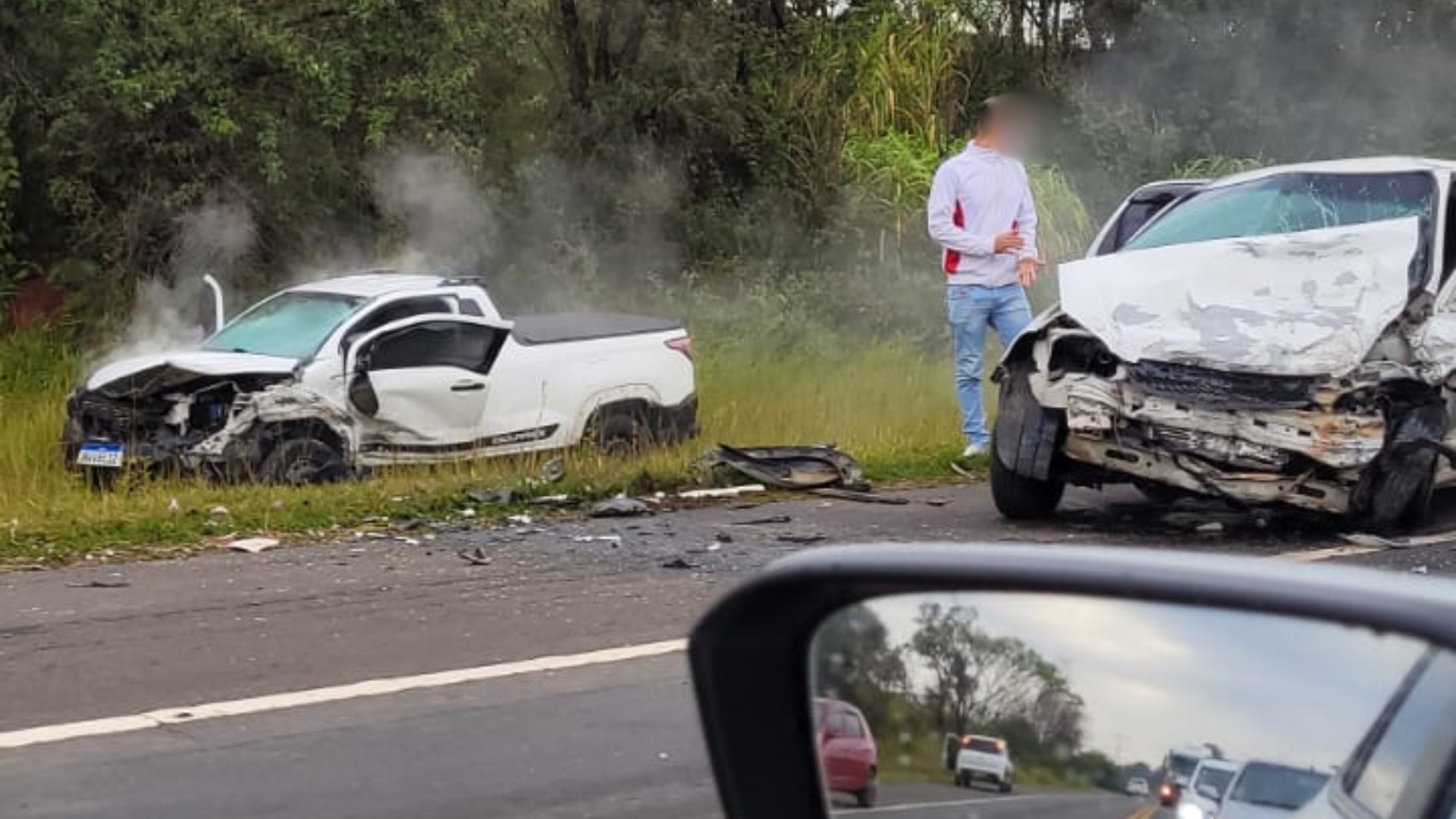 Acidente entre três veículos interdita rodovia em Porto Feliz | G1
