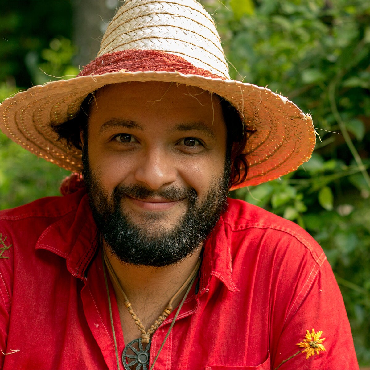 Cantor Rodrigo Régis apresenta show 'Brasilidades' com sucessos da MPB ...