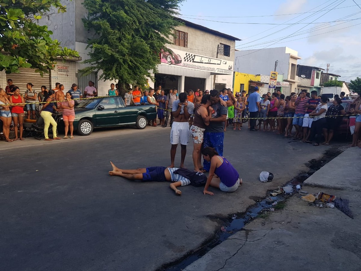 Homem é Morto A Tiros E Suspeito De Cometer O Crime é Preso Na Ponta