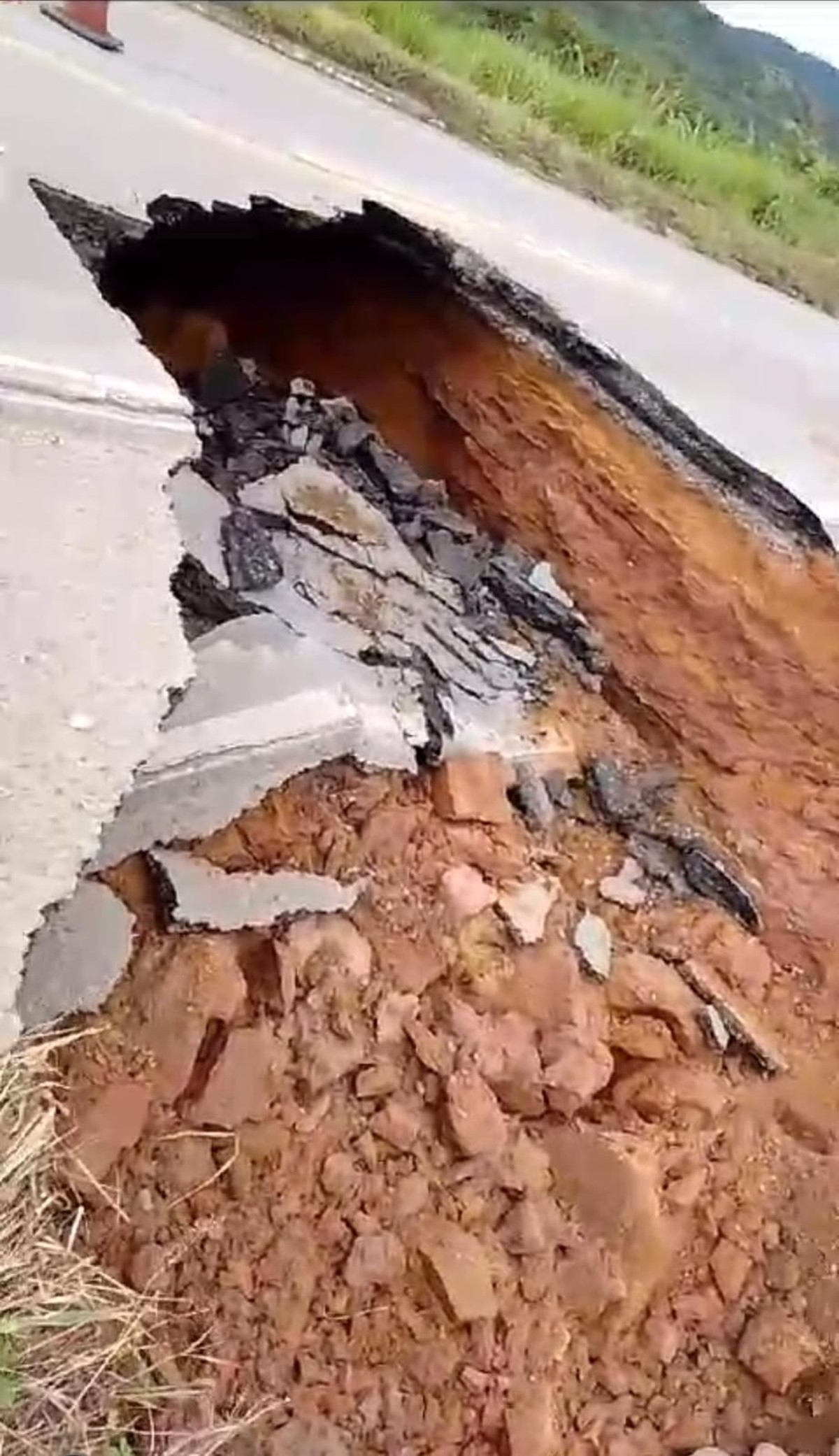 Trecho da BR-381 fica totalmente interditado entre Ipatinga e ...