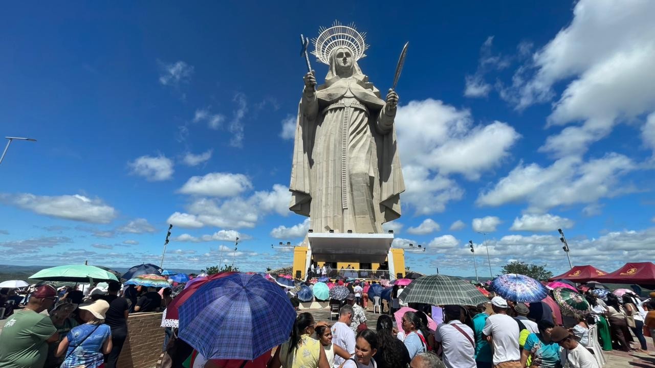 Milhares de fiéis celebram o Dia de Santa Rita de Cássia no RN | G1