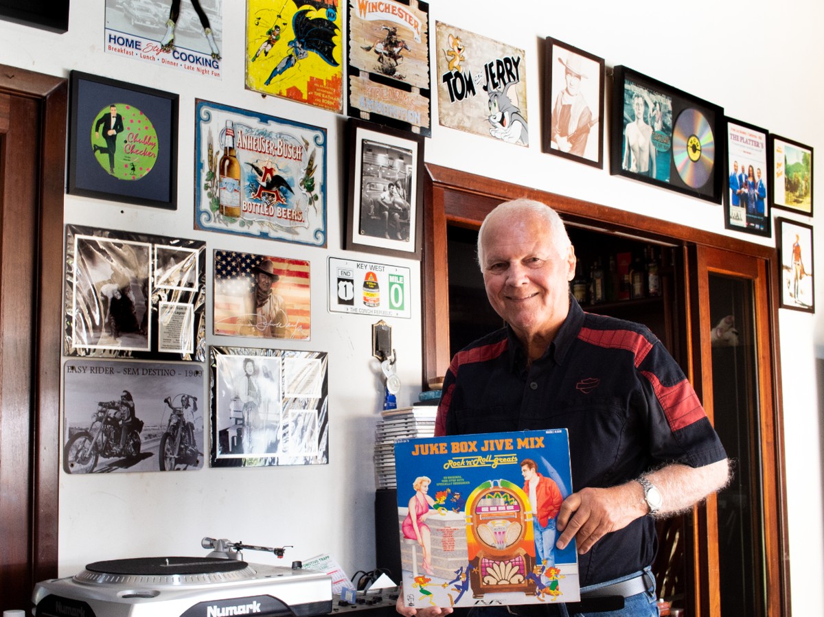 Dia do Rock: catarinense de 74 anos guarda 20 mil discos de vinil em ...