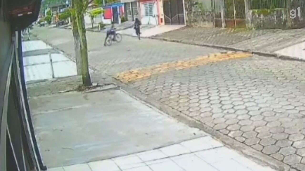 Mulher leva soco após reagir a assalto no litoral de SP; VÍDEO | G1