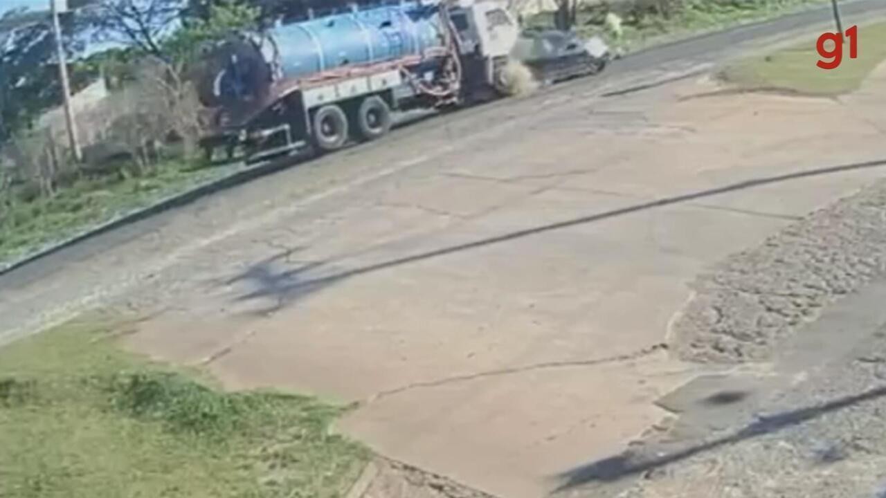 Funcionário de concessionária escapa por um triz de ser atropelado por caminhão em rodovia de ...