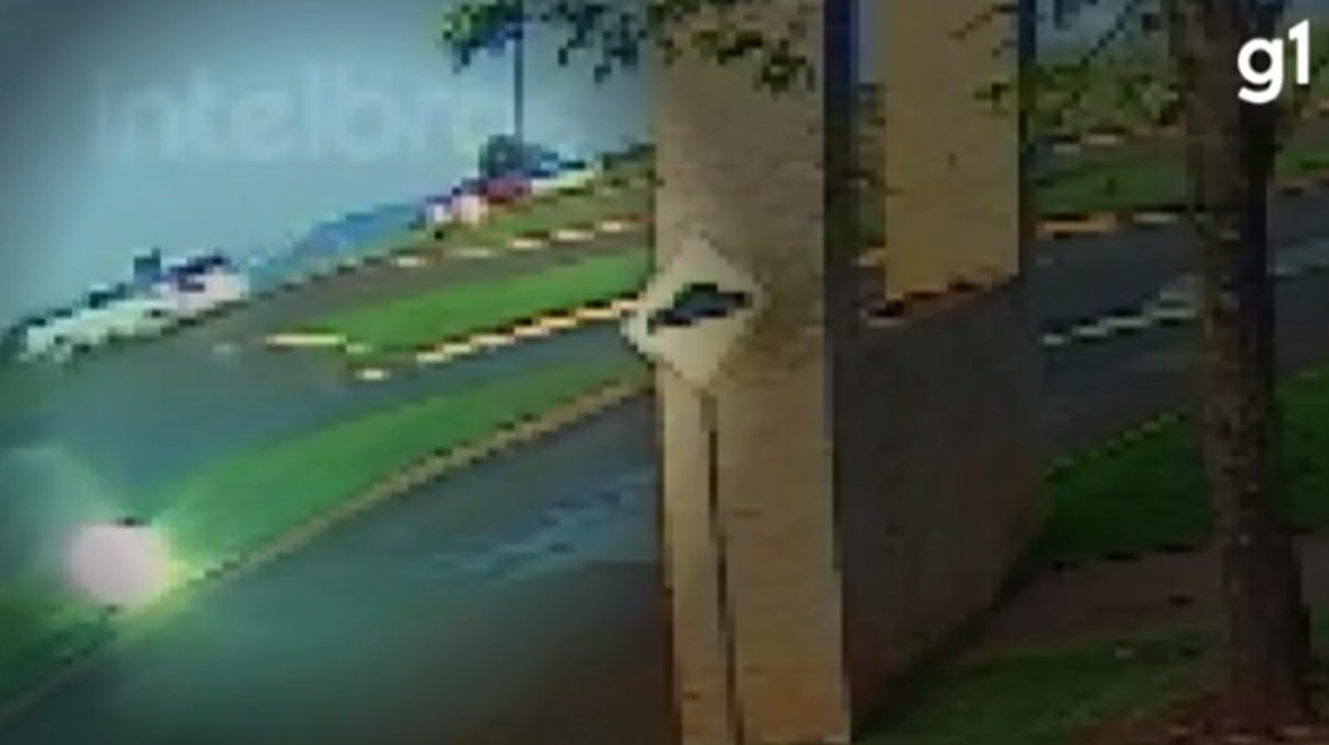 VÍDEO: Câmera registra batida entre Kombi de transporte escolar e ...