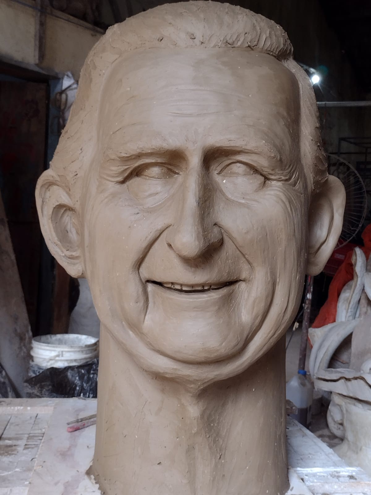 Embaixadora do Reino Unido no Brasil conhece boneco gigante do rei ...