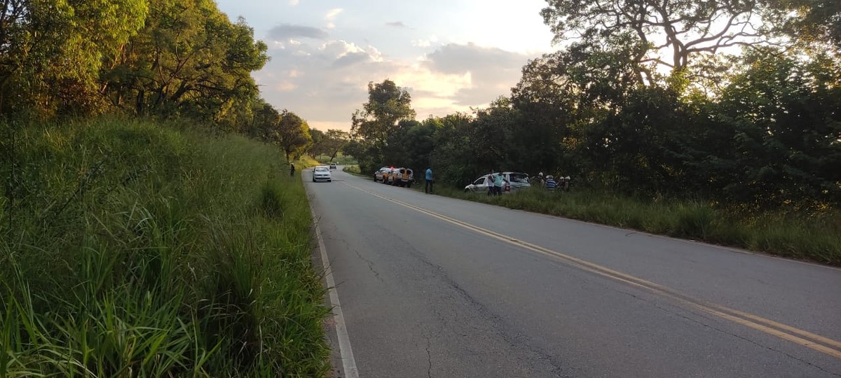 Capotamento deixa mortos e feridos na MG-260, em Cláudio | Centro-Oeste | G1