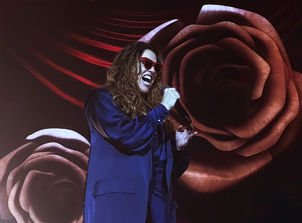 Ana Carolina lança música inédita, feita com Bruno Caliman, no show em ...