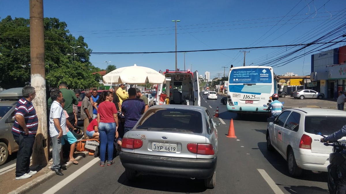 Pedestre de 88 anos é atropelado por carro ao tentar atravessar avenida em Cuiabá | Mato Grosso | G1