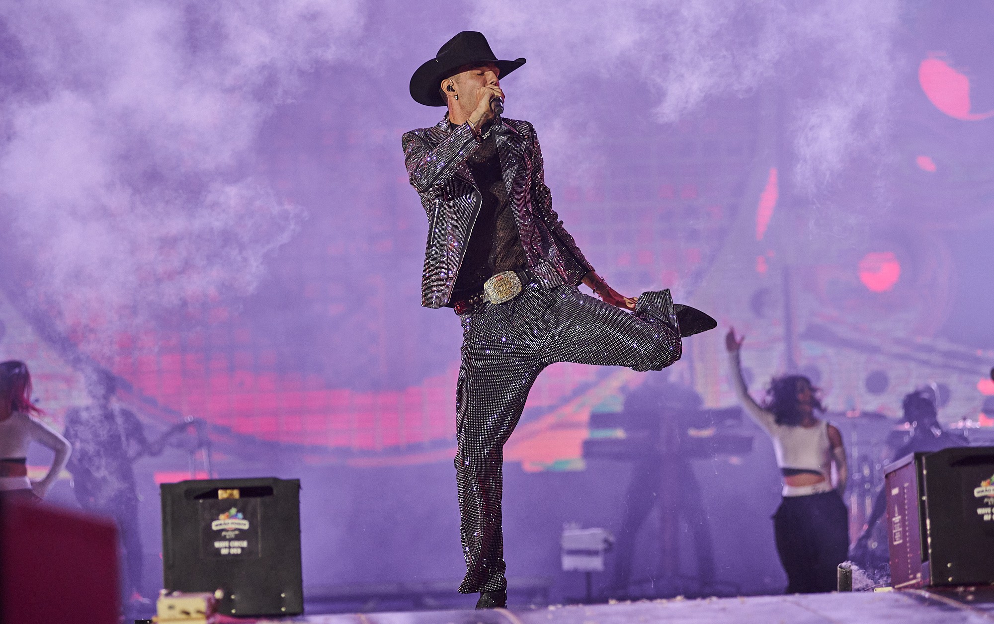 Luan Pereira supera problema técnico, faz farra com Ana Castela e vai ...