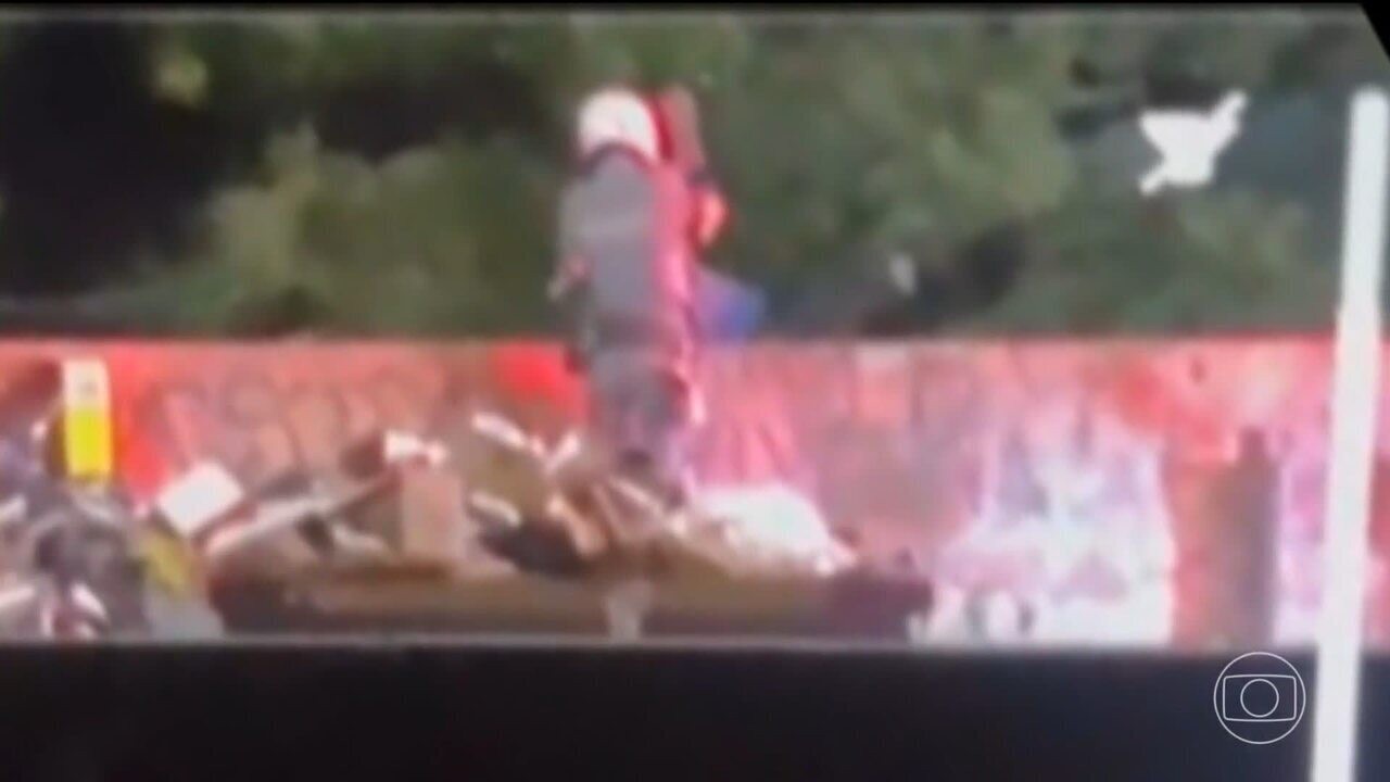 Corregedoria indicia PM que arremessou homem de ponte em SP por tentativa de homicídio | São ...