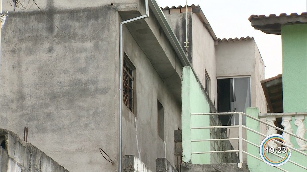 Jovem De 18 Anos é Preso Suspeito De Matar Padrasto A Facadas Em