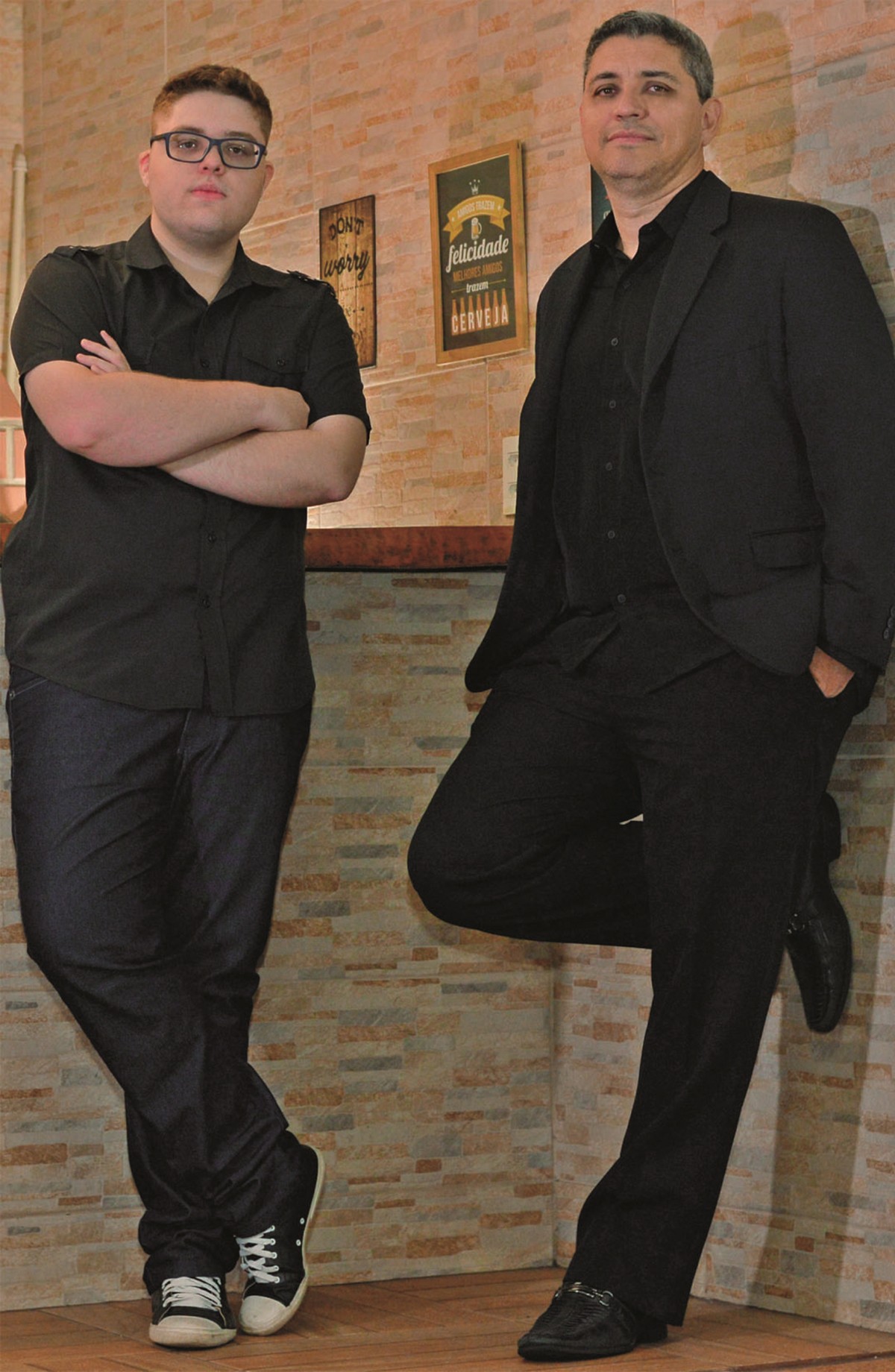 Dupla Júlio e Vinny apresenta coletânea de sucessos que resistiram ao ...