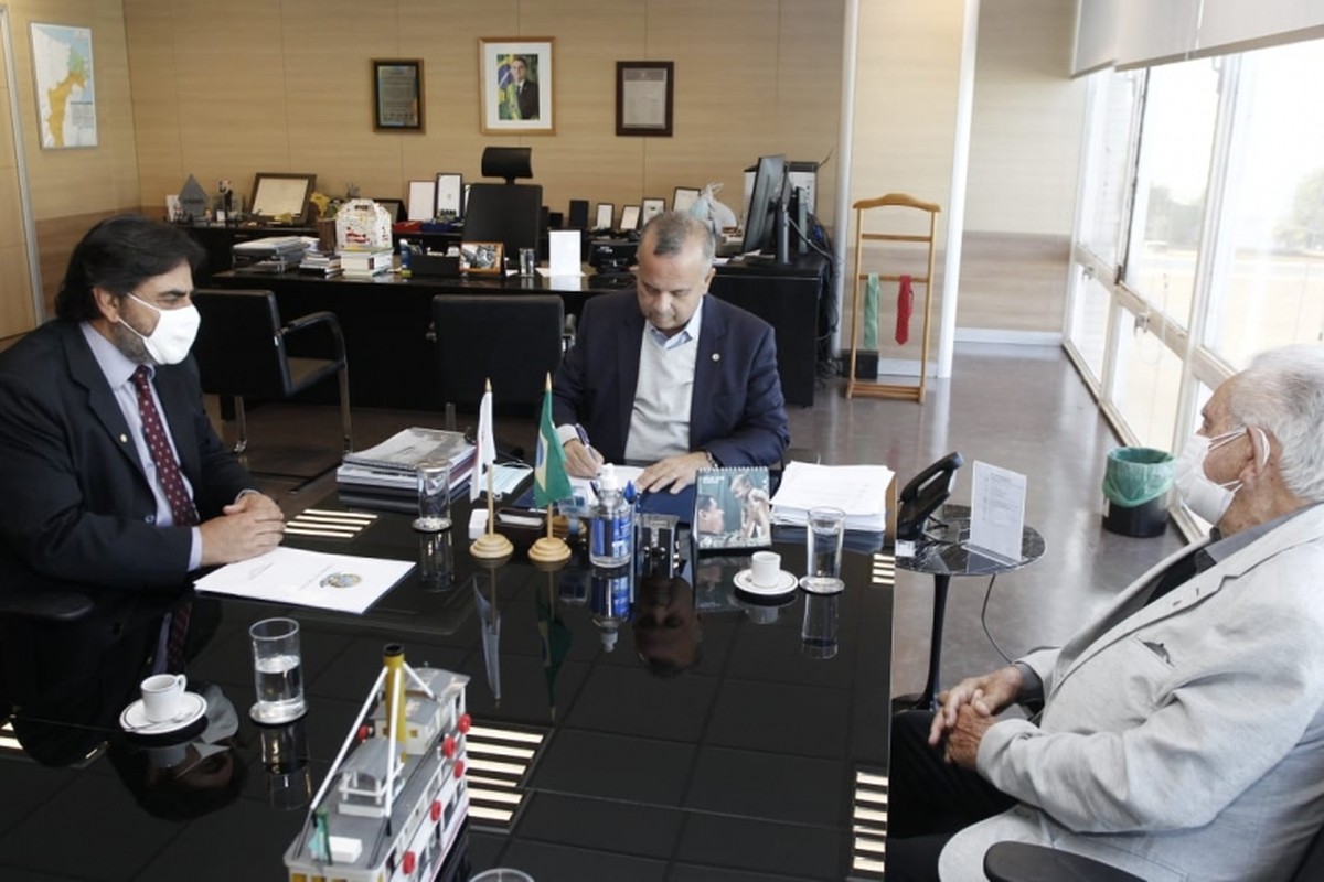 Prefeito de Divinópolis e ministro do Desenvolvimento Regional assinam ...