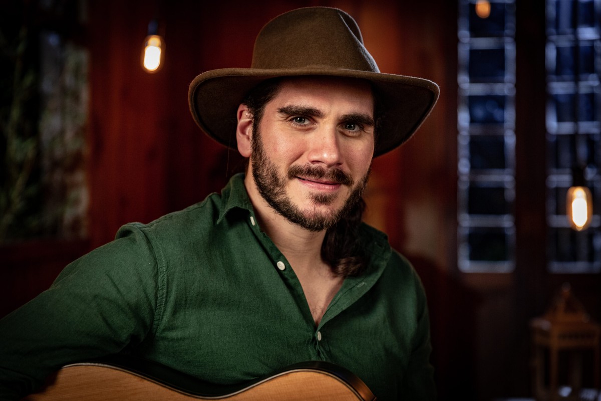 Com álbum 'Faróis do sertão', Gabriel Sater ilumina duo com Lucy Alves ...