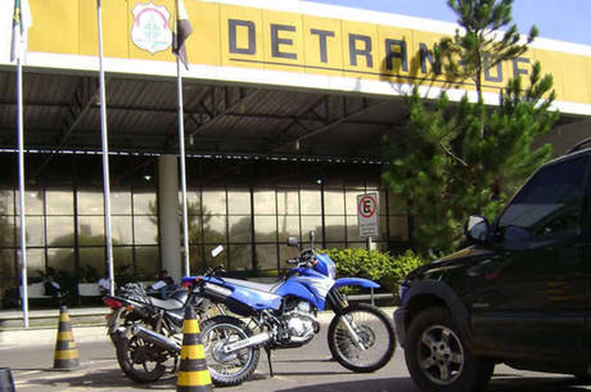 Ibaneis troca diretor-geral adjunto do Detran-DF após Alírio Neto ser internado | Distrito ...