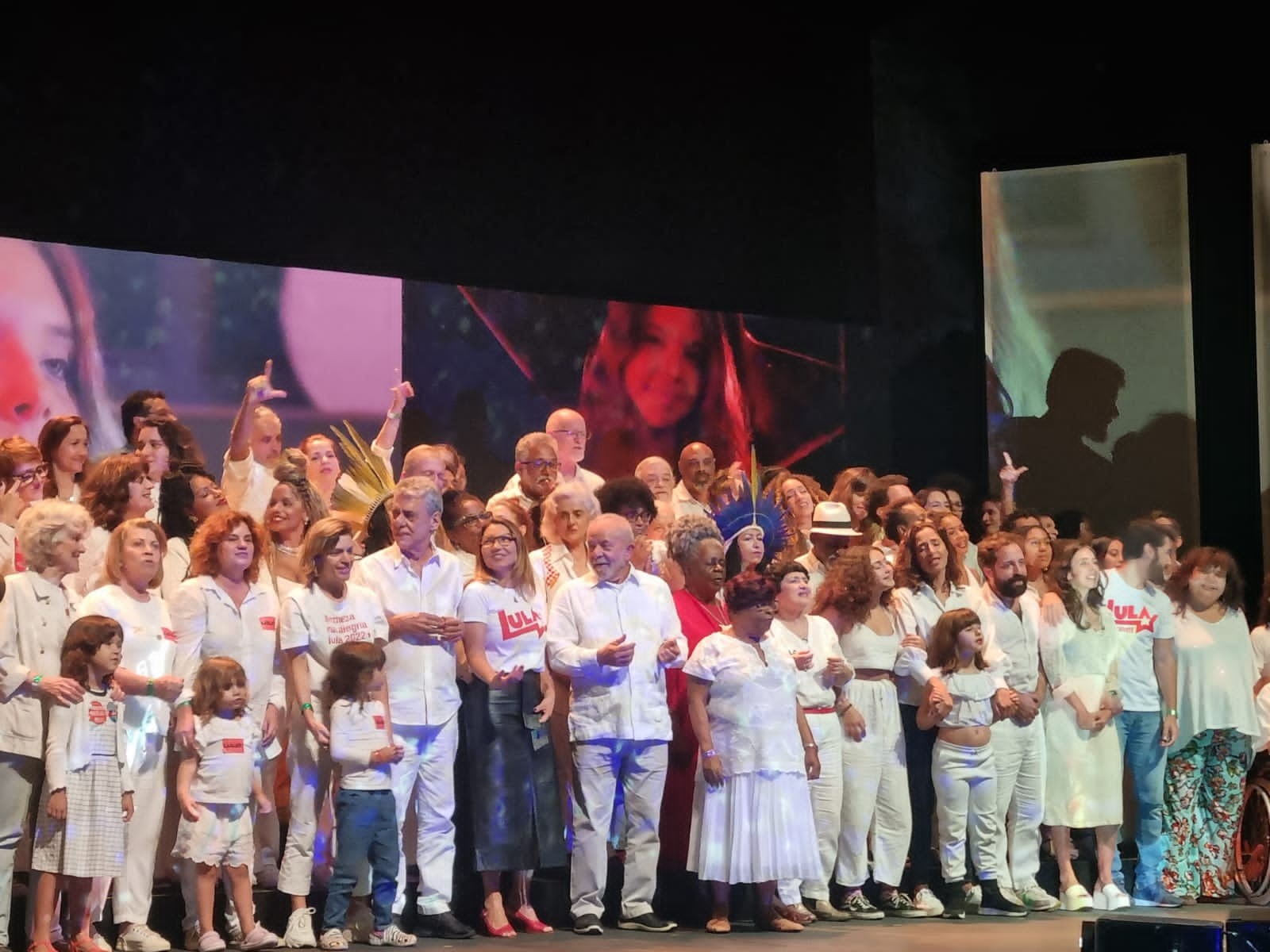 Lula e artistas gravam nova versão do jingle 'Lula lá' no Rio | G1