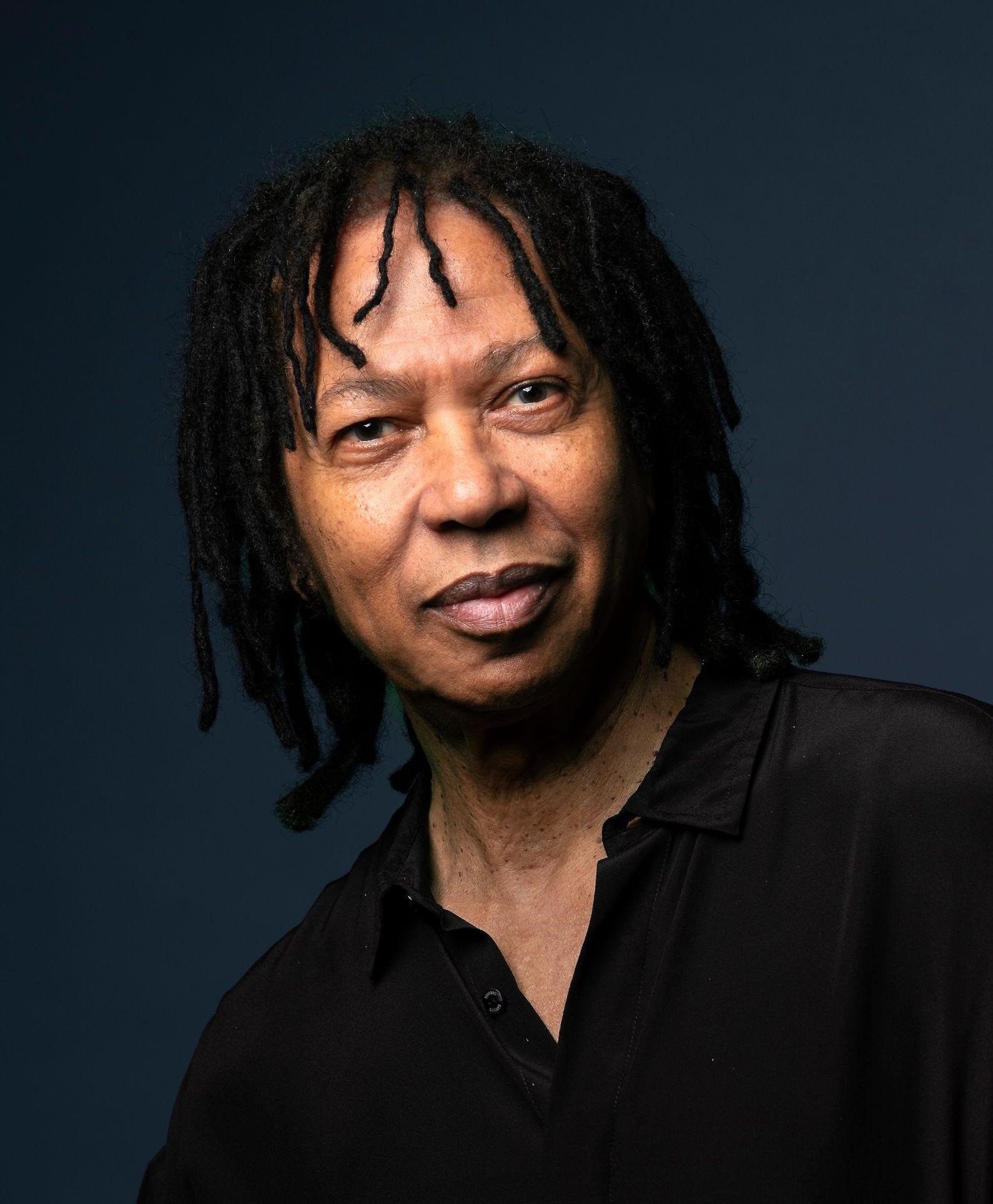 Musical de teatro que conta vida de Djavan estreia em 2025 no Rio com ...