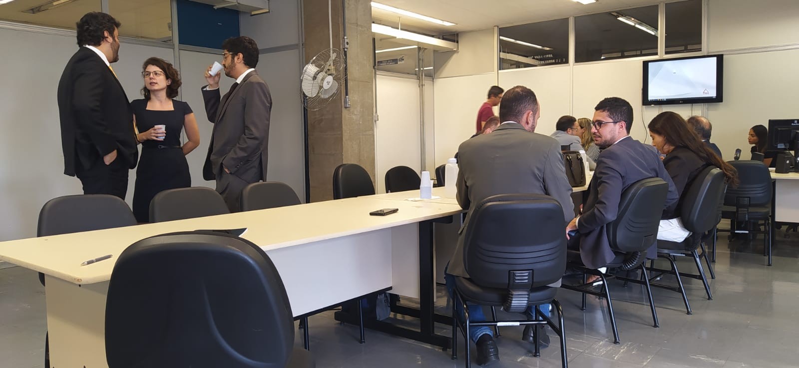 Testemunhas dizem que laboratórios da Backer têm alta tecnologia, mas ...