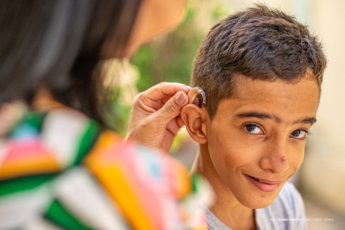 VIVER SEM LIMITES - Crianças são beneficiadas com aparelhos auditivos ...