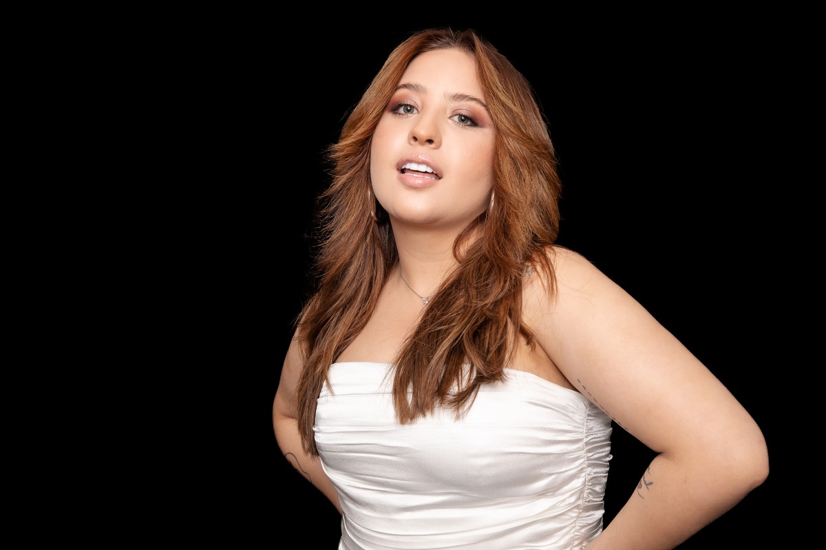Mari Fernandez diz que precisou de terapia após sucesso rápido e faz ...
