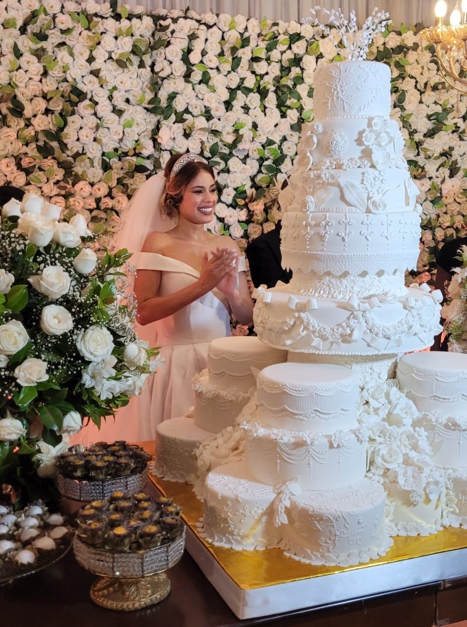 Noiva realiza sonho de ter bolo idêntico ao de William e Kate Middleton ...