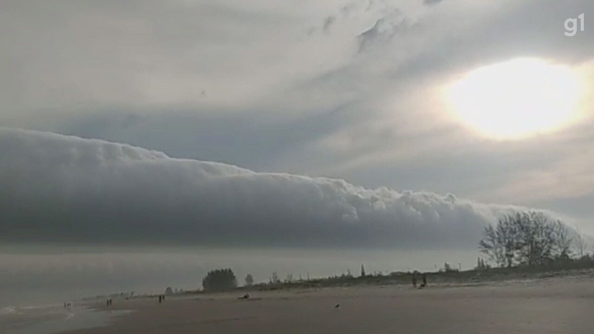 Nuvem rolo cobre o céu no litoral de SP e impressiona moradores; VÍDEO ...