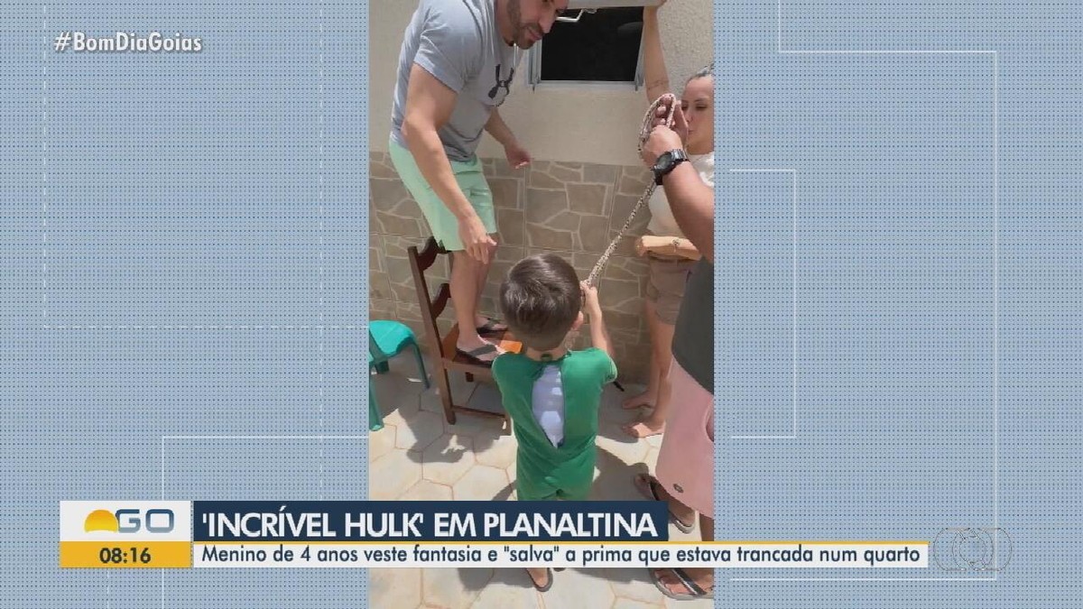 Menino viraliza na web ao se vestir de Hulk para salvar prima que ...