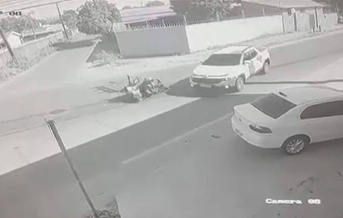 Homem Tem Cabeça Esmagada Por Carro Após Cair De Motocicleta E