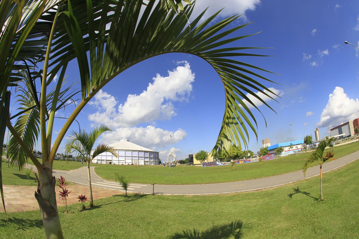 Parque Max Feffer, em Suzano, é palco de espetáculo circense e show de ...