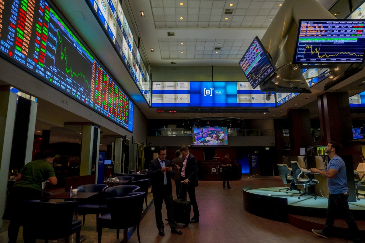 Bovespa fecha em alta e bate recorde pelo segundo pregão seguido ...