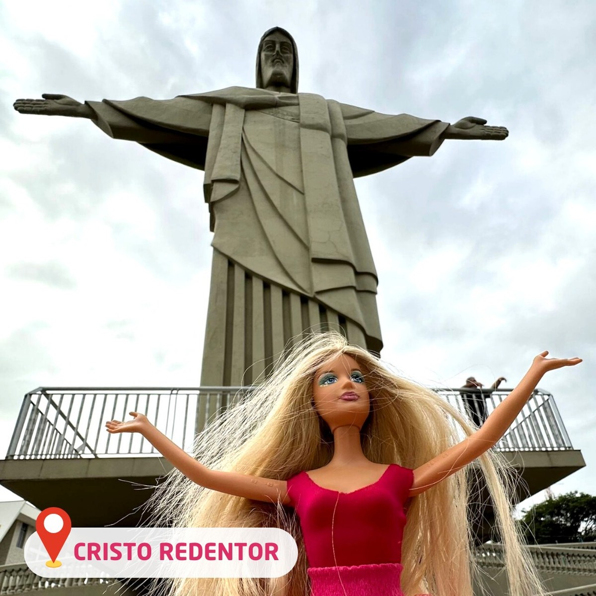 Barbie 'descabelada' passeia por pontos turísticos de cidade no ...