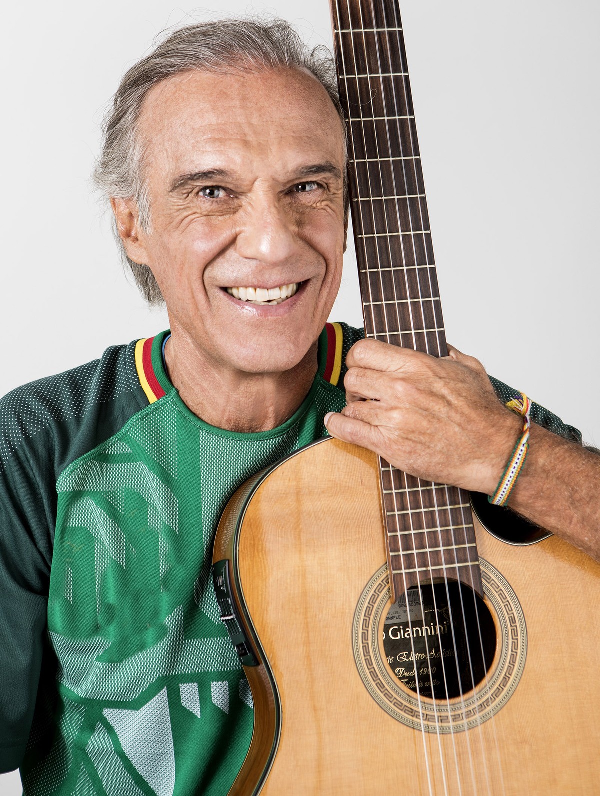 Carlinhos Vergueiro inicia com samba e valsa o projeto de singles 'Tô ...