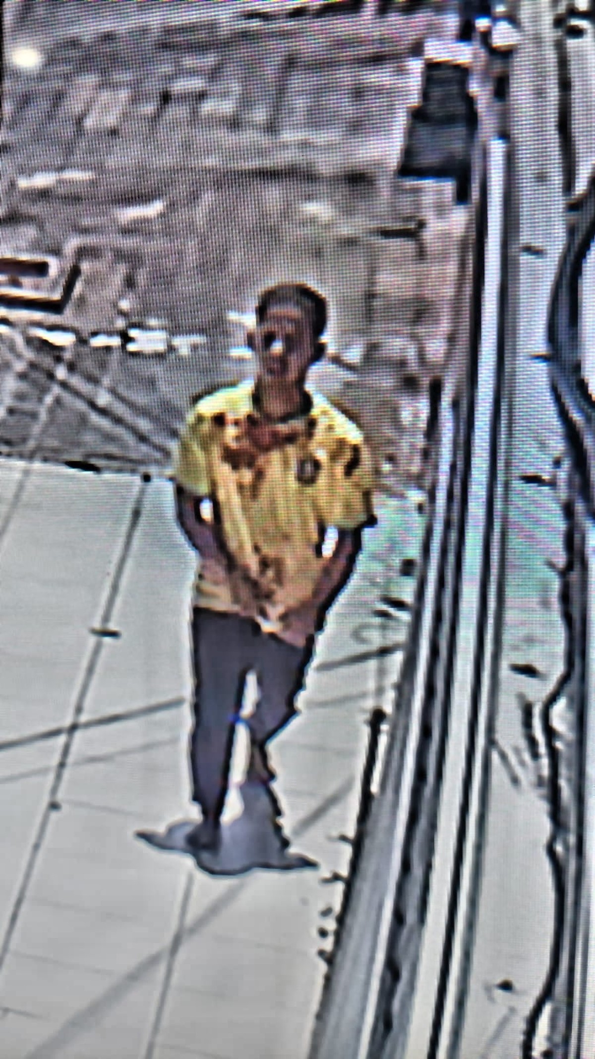 Polícia Divulga Imagens De Suspeito De Matar A Tiros Motorista Por