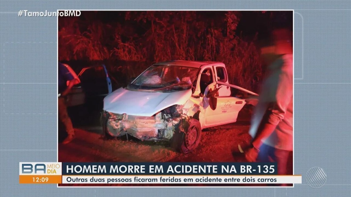 Homem morre e duas pessoas ficam feridas em acidente no oeste da BA; veículos bateram de frente ...