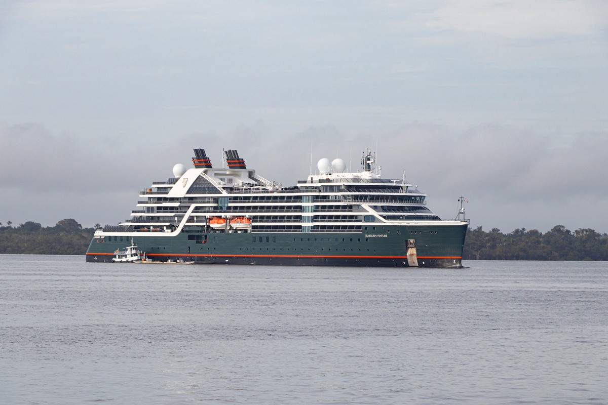 Navio ultraluxuoso chega a Manaus com mais de 300 turistas | Amazonas | G1