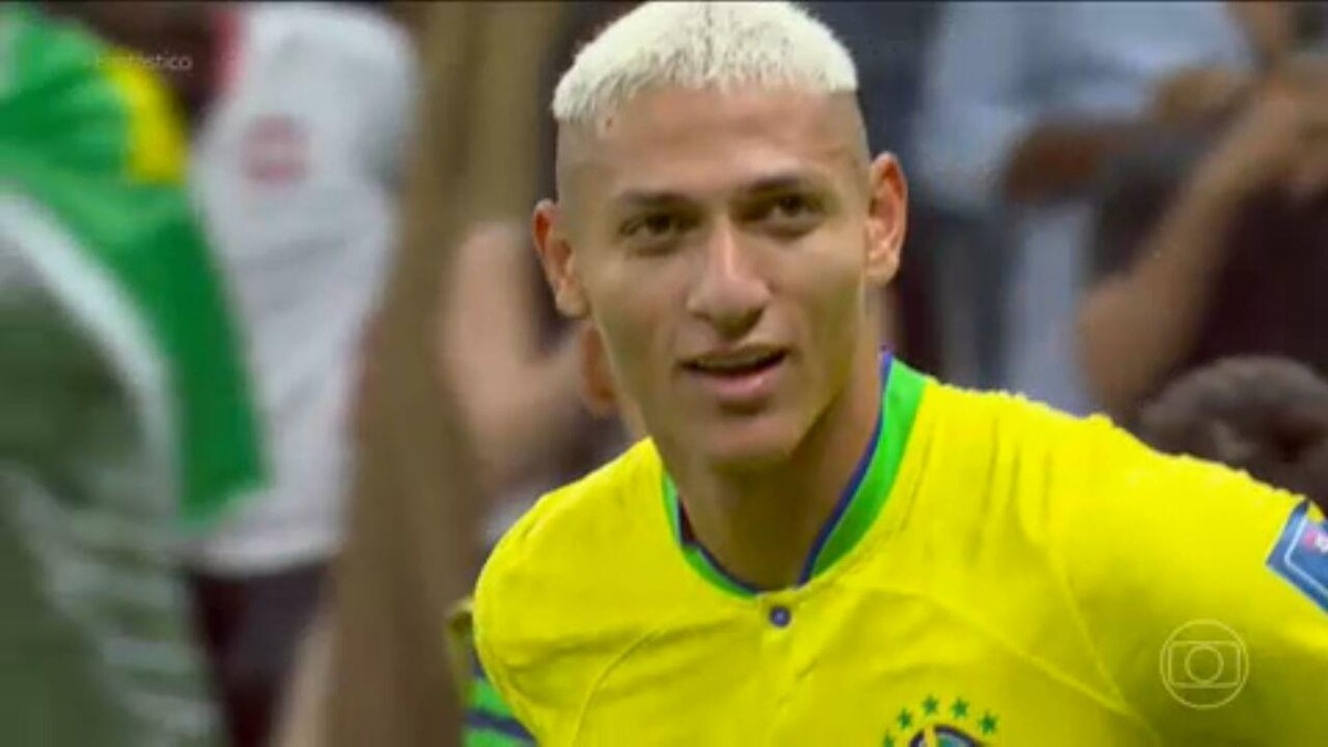 Gol do pombo, protestos de jogadores e a zebra da Argentina: as imagens ...