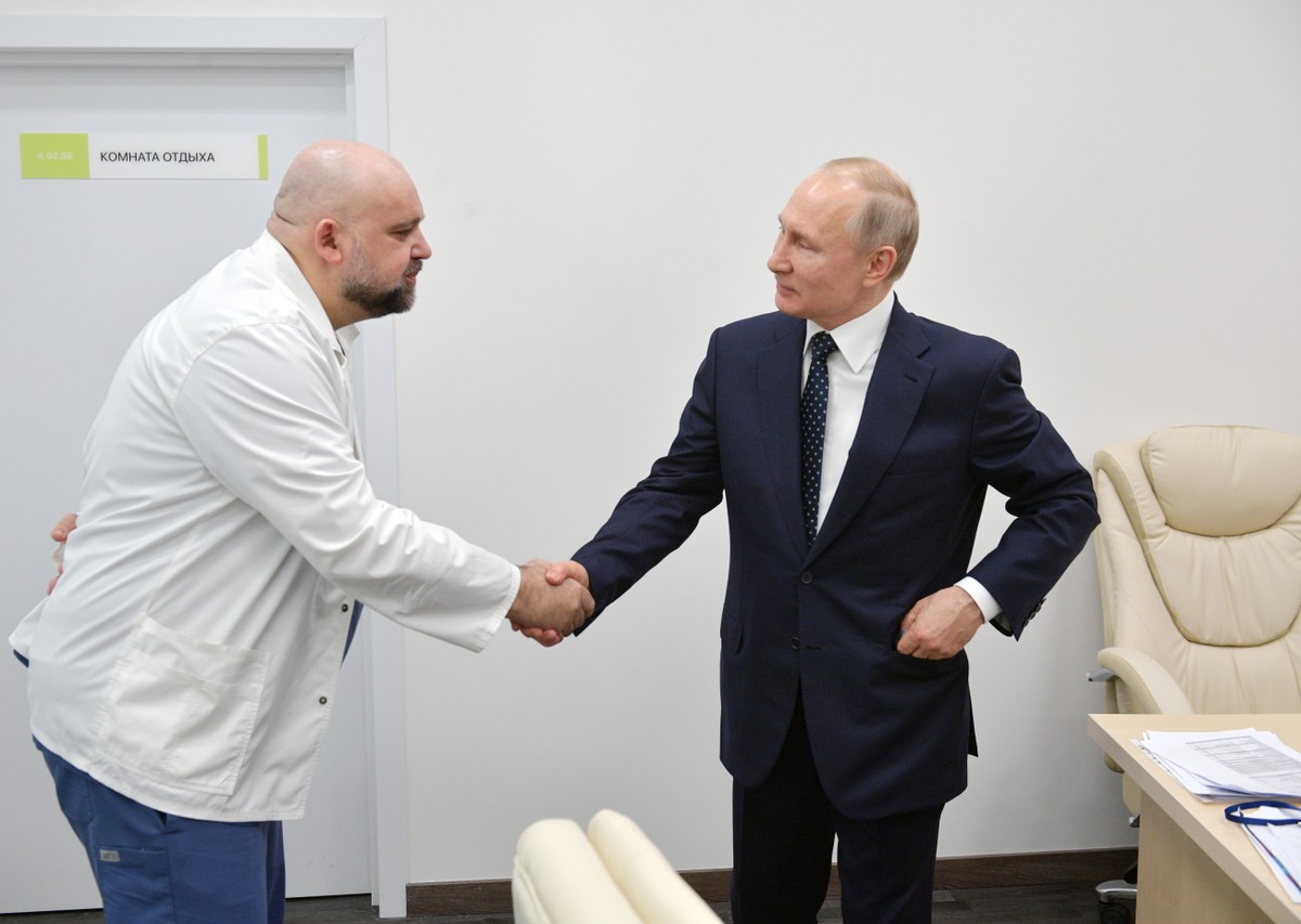 Médico que esteve com Vladimir Putin é diagnosticado com Covid-19 ...