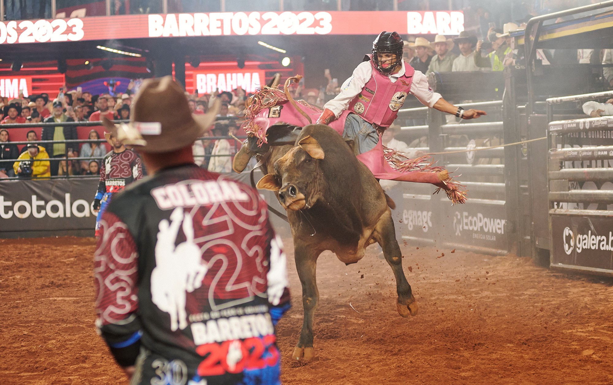 Com menor nota da final, brasileiro vence Rodeio Internacional em ...