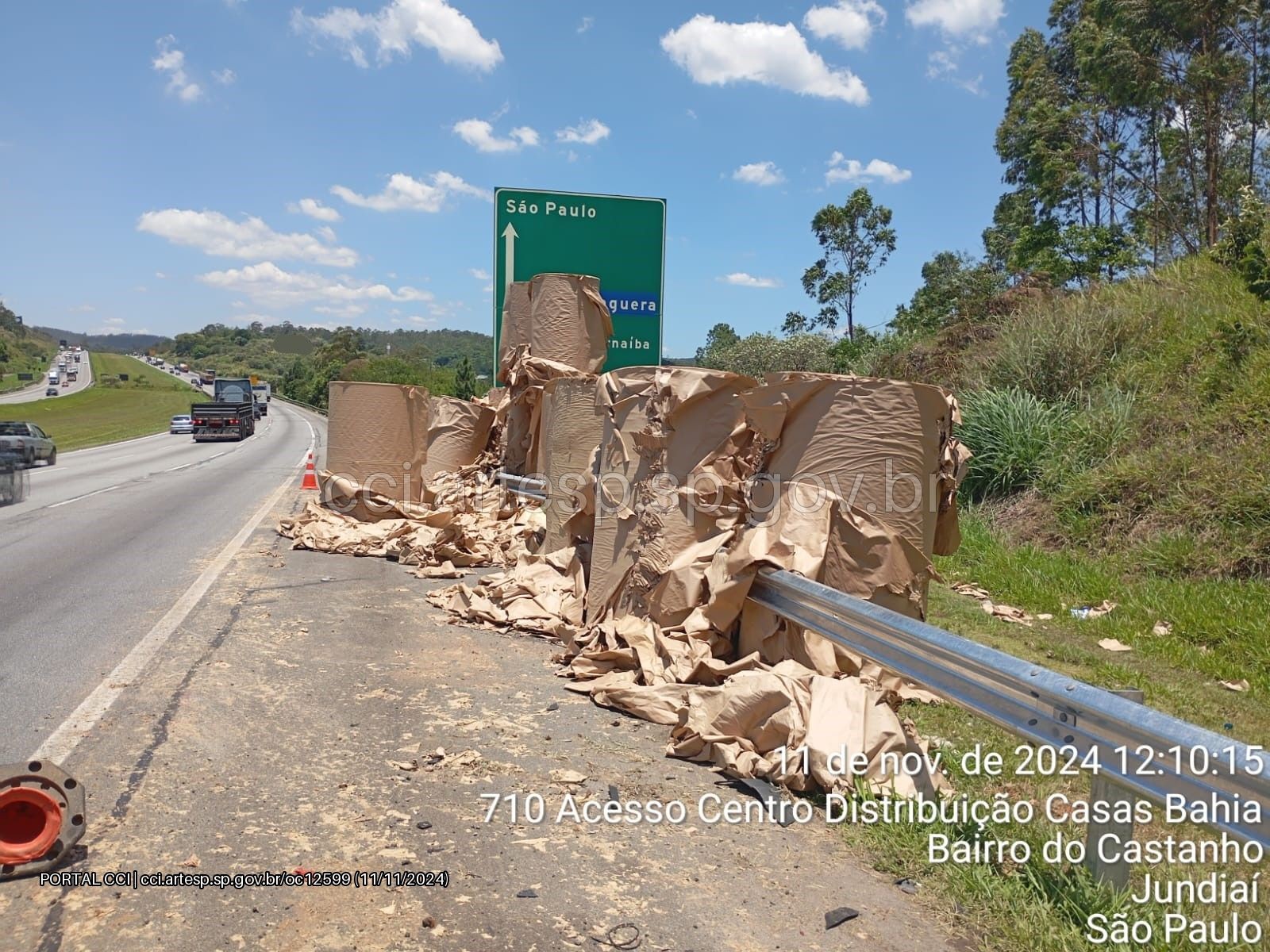 Acidente entre carro e carreta congestiona a Rodovia dos Bandeirantes ...