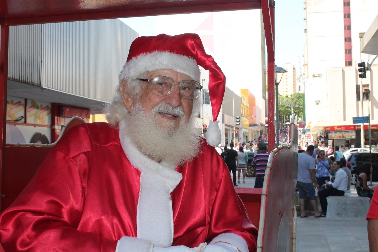 Morre homem que foi o Papai Noel de Uberaba por 10 anos | G1