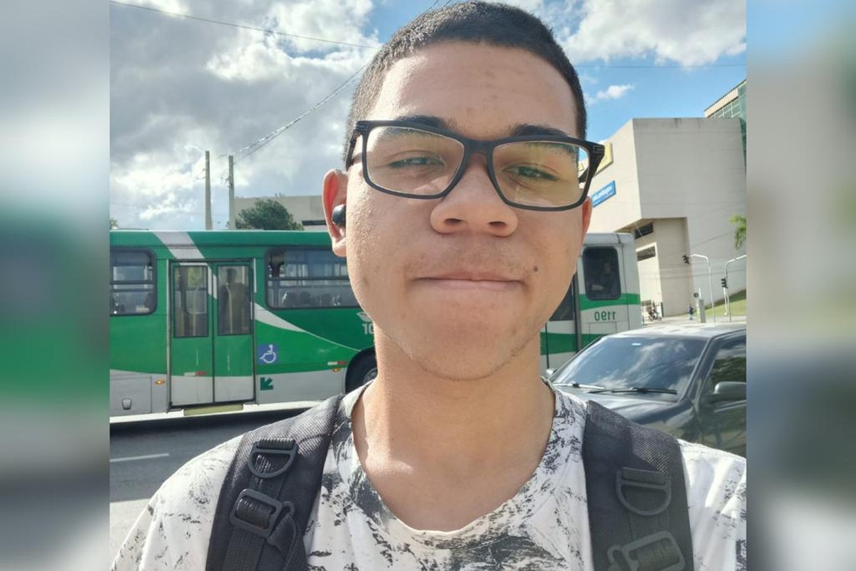 Morre jovem que lutava contra câncer no joelho e teve perna amputada em ...