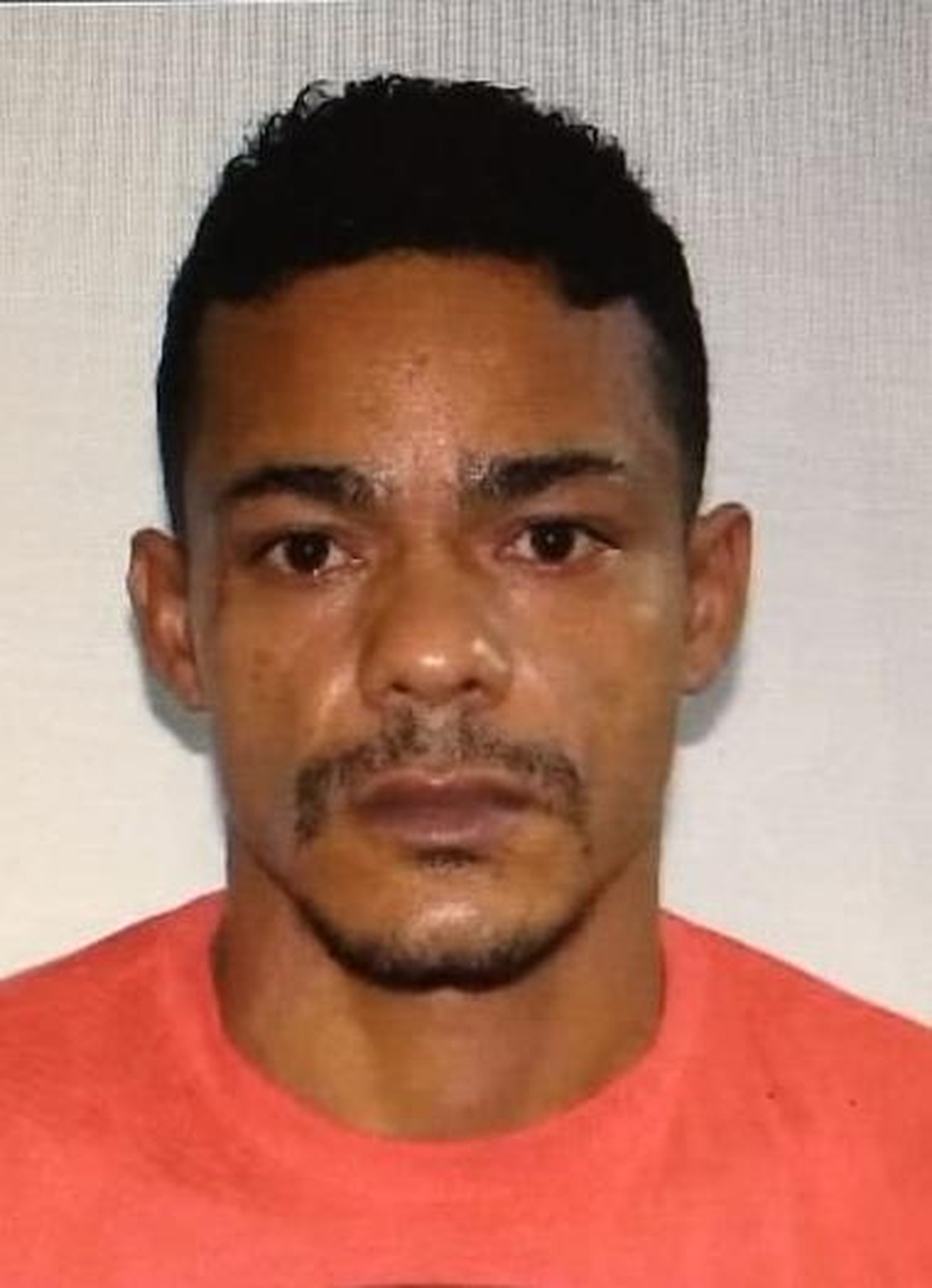 Flanelinha é Atingido Por Tiro Ao Tentar Assaltar Policial à Paisana Em