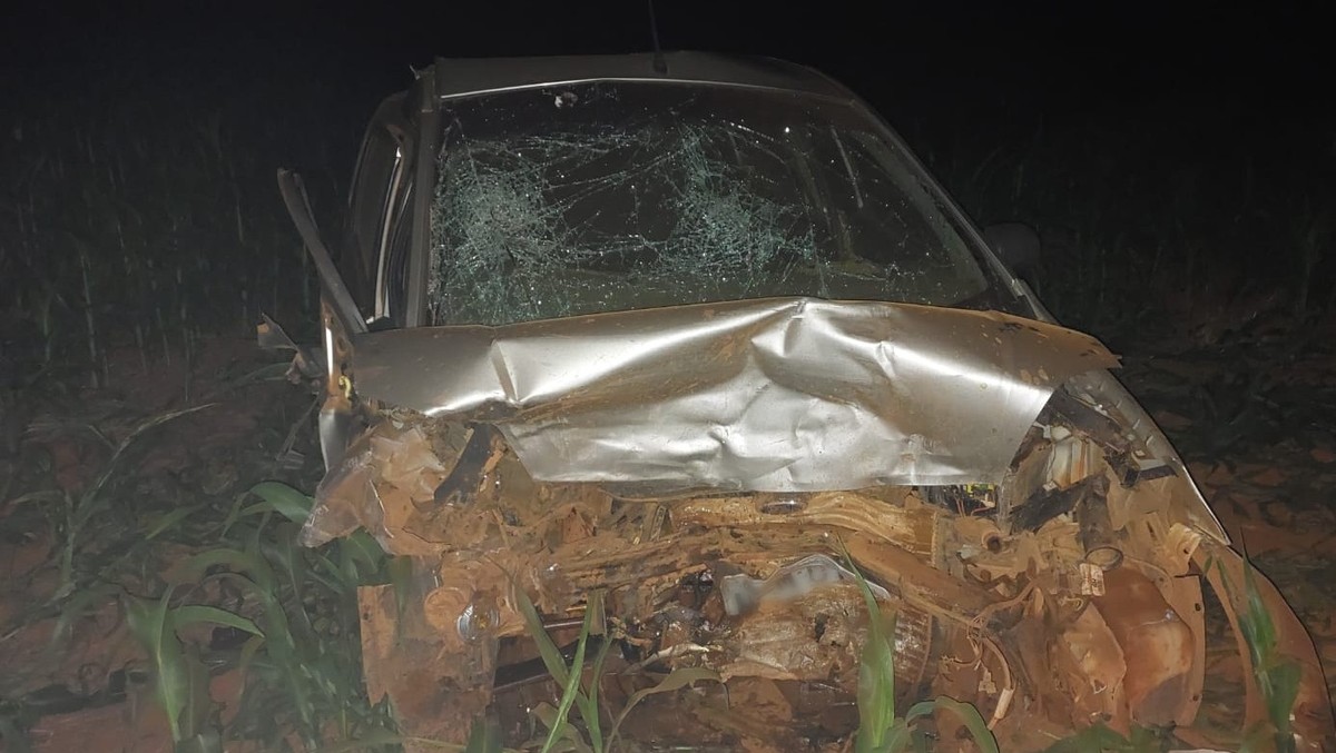Passageiro morre após batida entre dois carros na MG-188 em Coromandel ...