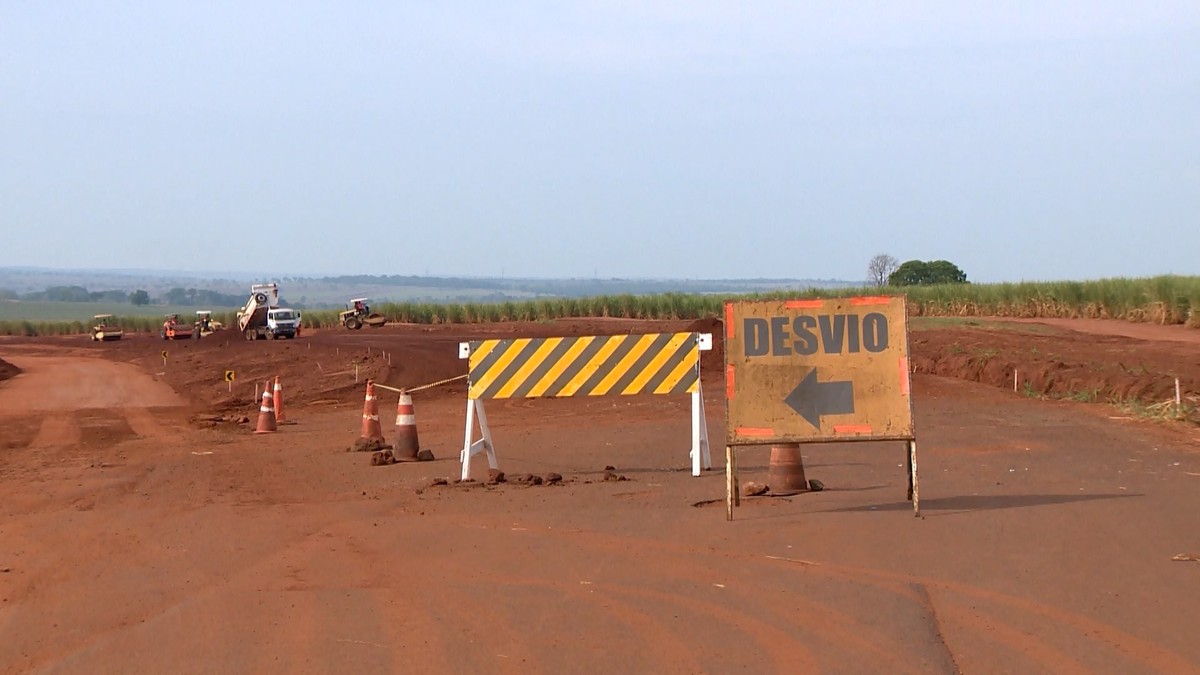 Obras na BR-154 entre Ituiutaba e Campina Verde são retomadas ...