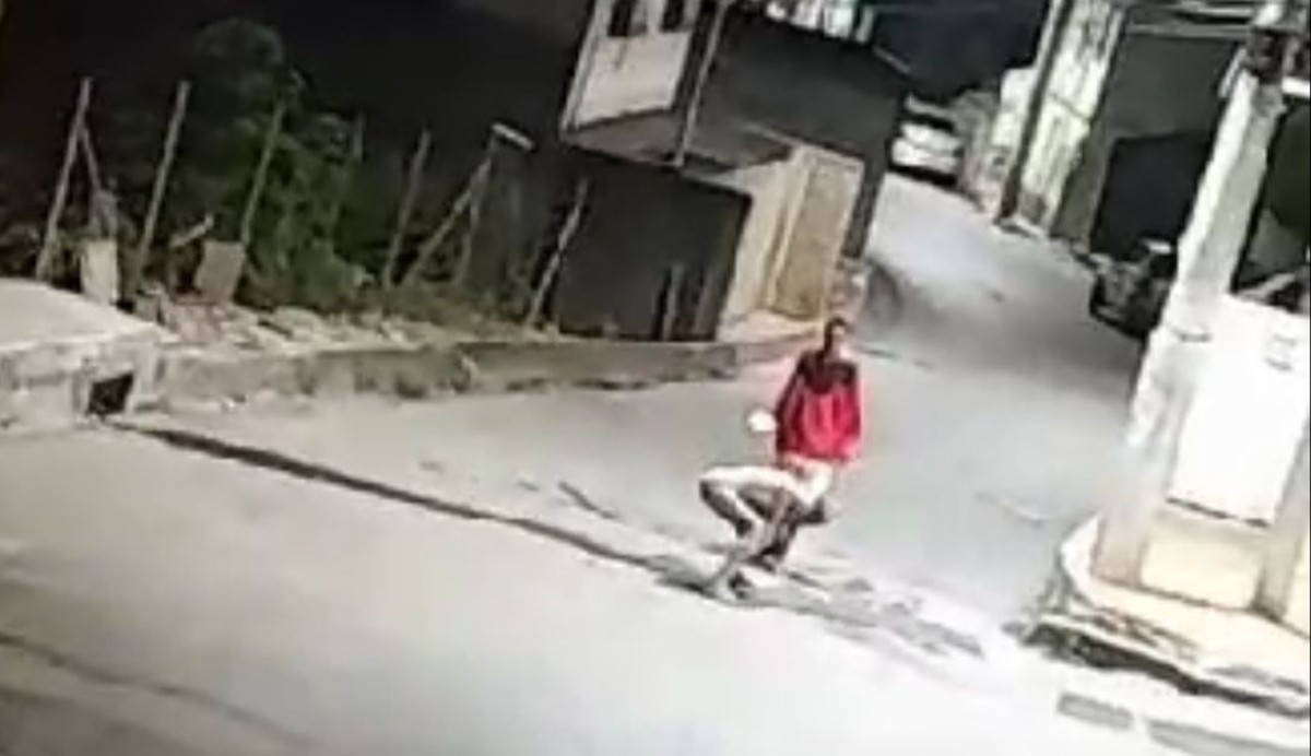 Adolescente de 15 anos agride homem a pedradas em Caratinga | Vales de Minas Gerais | G1