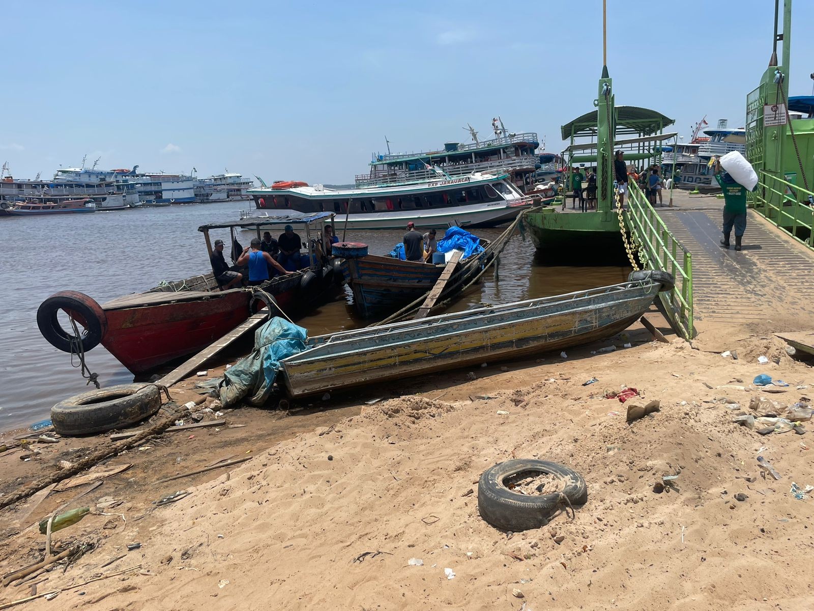 Veja fotos da seca severa no Amazonas | G1